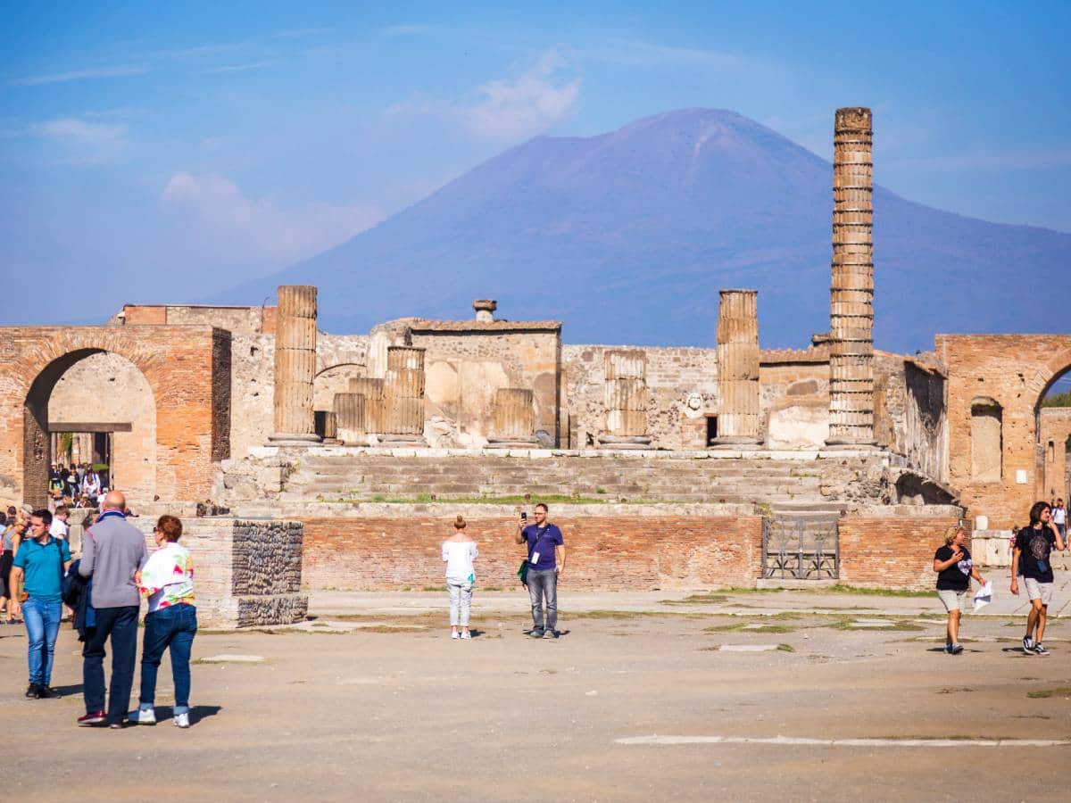 Positano and Pompeii Bus Tour from Rome - Dark Rome
